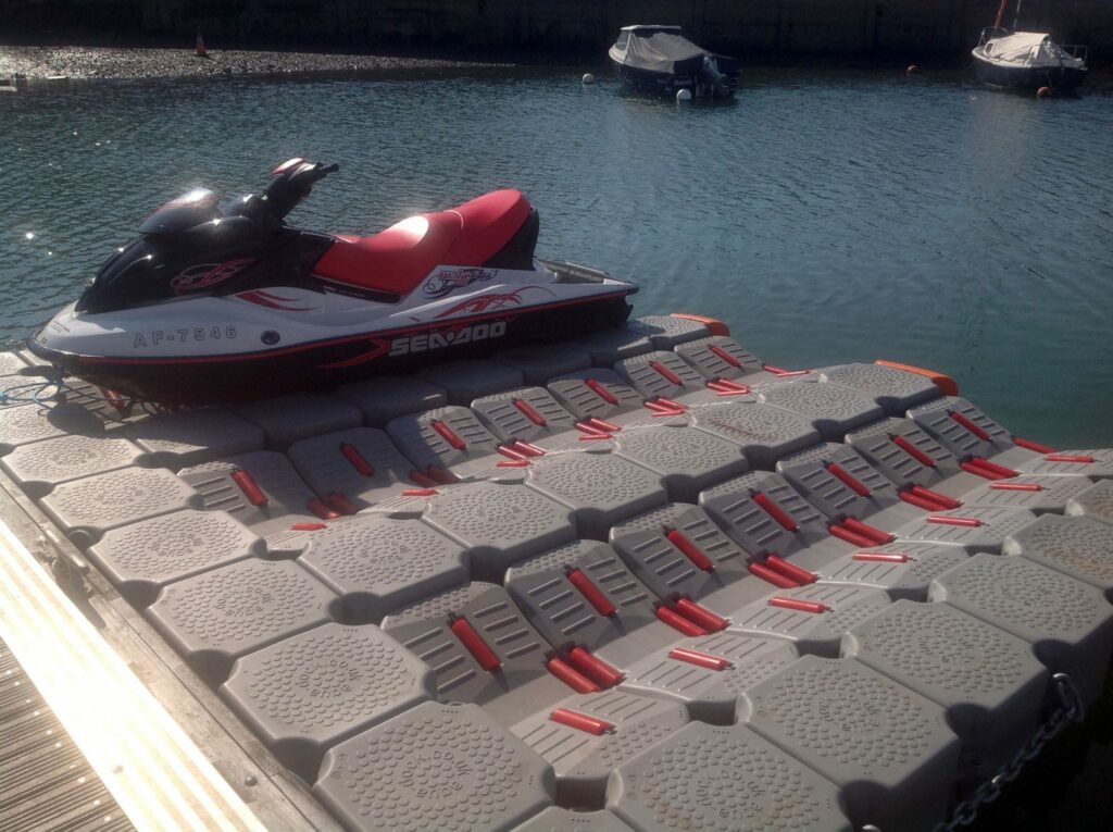 Pontoon Hire UK - Portable Modular Floating Pontoons - National Pontoon